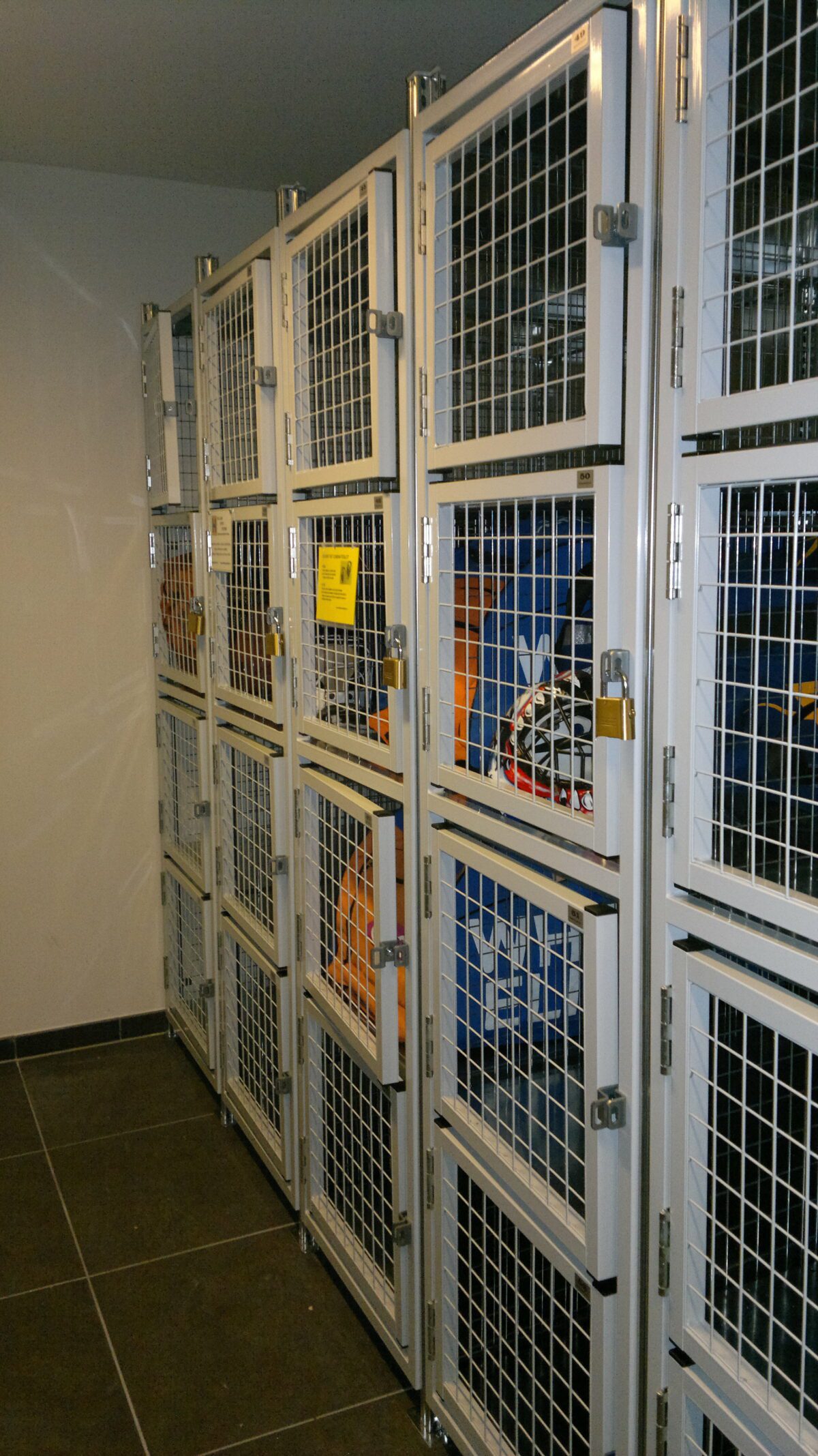 Bag lockers projects | Holland Sport Systems